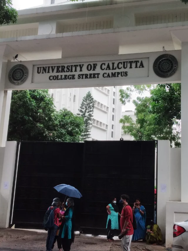 DU vs CU - which is better for UG courses? | Youth Ki Awaaz