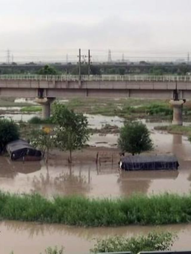 Why Did Yamuna Overflow? | Youth Ki Awaaz