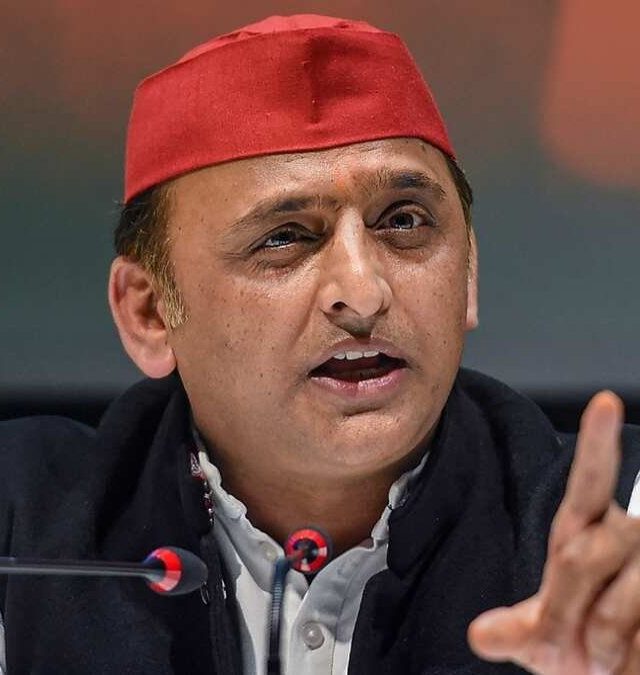Akhilesh Yadav Pertly Targets New Rules | Youth Ki Awaaz