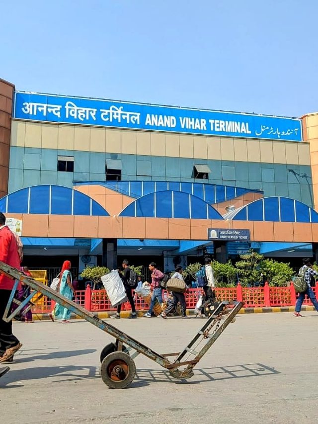 Anand Vihar Porters: Meager Wages, Unfulfilled Promises