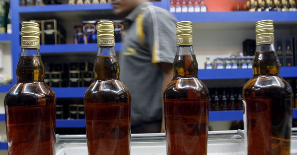 UP Government Recorded The Highest Excise Revenue In FY 23 | Youth Ki Awaaz