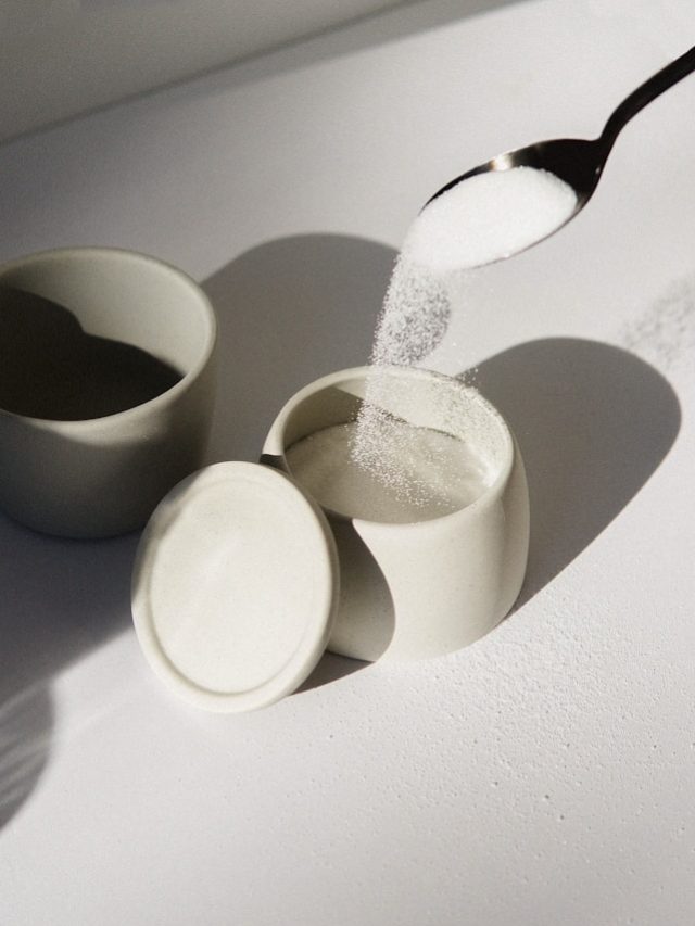 10 Reasons Why Sugar Is Toxic To Human Body!